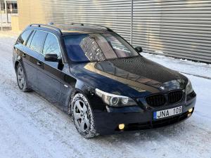Melns BMW 530 2005 Viļņa, ar dzinēja tilpumu 2.99 L un nobraukumu 300 tūkst. km par 3350 €, foto  vietnē AUTOMOTO.COM.LV