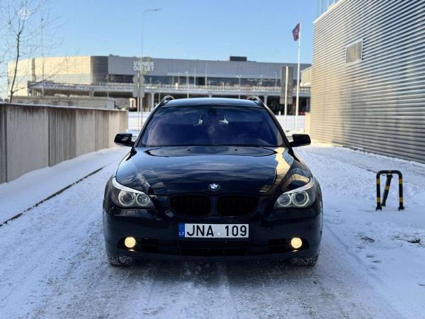 Melns BMW 530 2005 Viļņa, ar dzinēja tilpumu 2.99 L un nobraukumu 300 tūkst. km par 3350 €, foto 2 vietnē AUTOMOTO.COM.LV