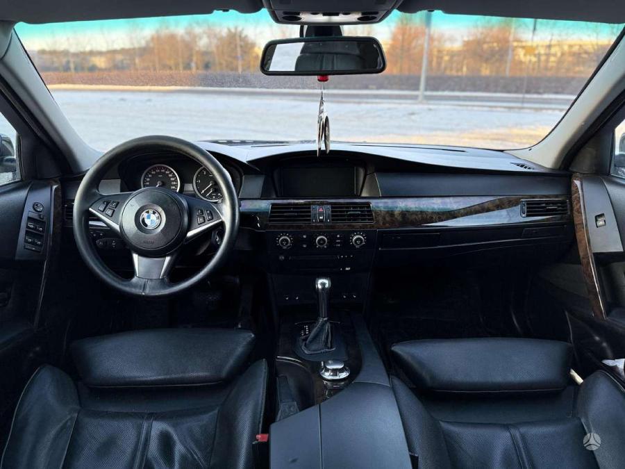 Melns BMW 530 2005 Viļņa, ar dzinēja tilpumu 2.99 L un nobraukumu 300 tūkst. km par 3350 €, foto 7 vietnē AUTOMOTO.COM.LV