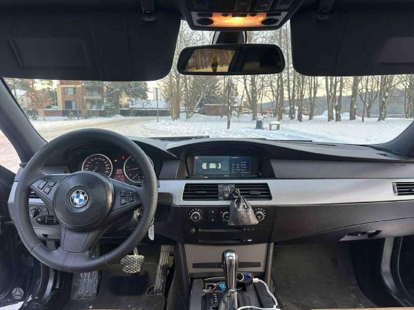Black BMW 530 2005 in Kaunas, with an engine capacity of 2.99 L and mileage of 370 thousand km for 4000 €, photo 5 on AUTOMOTO.COM.LV