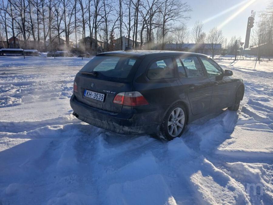 Black BMW 530 2005 in Bauska, with an engine capacity of 3.00 L and mileage of 287 thousand km for 2450 €, photo 3 on AUTOMOTO.COM.LV