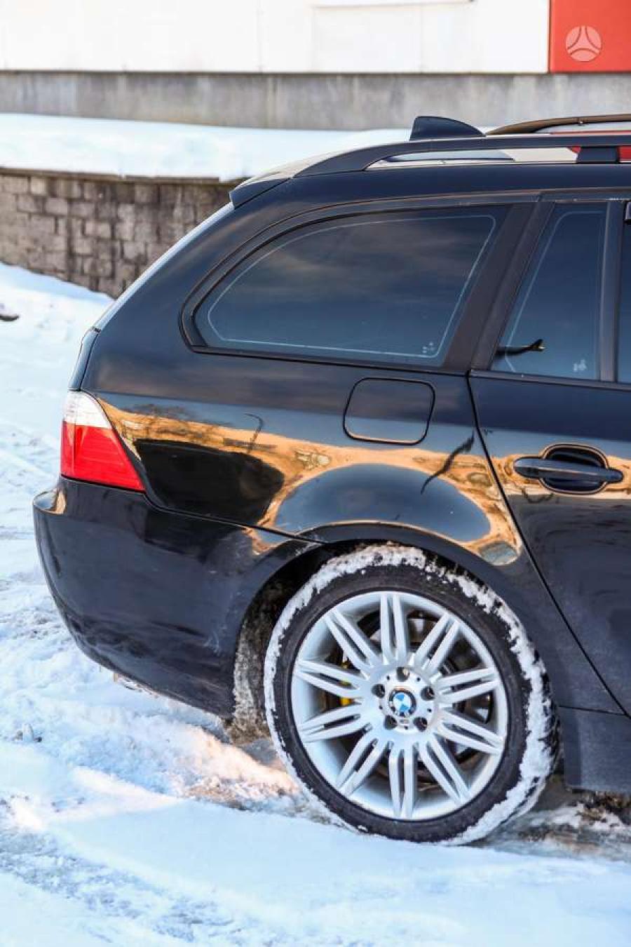 Melns BMW 530 2005 Viļņa, ar dzinēja tilpumu 2.99 L un nobraukumu 358 tūkst. km par 3900 €, foto 9 vietnē AUTOMOTO.COM.LV