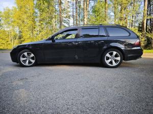 Melns BMW 530 2005 Visaginas, ar dzinēja tilpumu 3.00 L un nobraukumu 348 tūkst. km par 2500 €, foto 5 vietnē AUTOMOTO.COM.LV