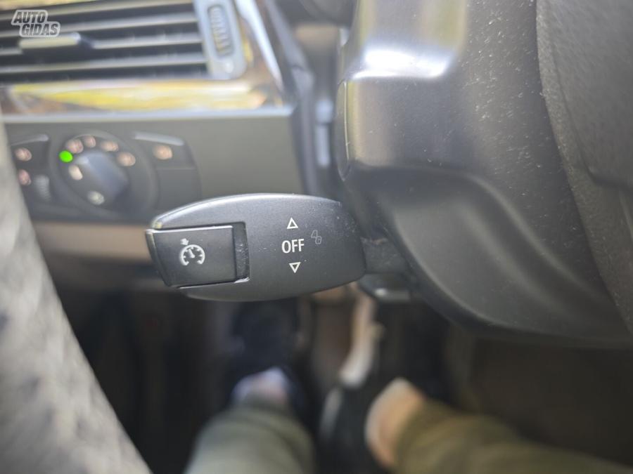 Melns BMW 530 2005 Visaginas, ar dzinēja tilpumu 3.00 L un nobraukumu 348 tūkst. km par 2500 €, foto 8 vietnē AUTOMOTO.COM.LV
