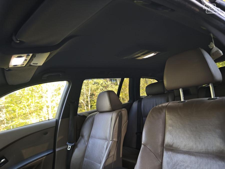 Melns BMW 530 2005 Visaginas, ar dzinēja tilpumu 3.00 L un nobraukumu 348 tūkst. km par 2500 €, foto 17 vietnē AUTOMOTO.COM.LV