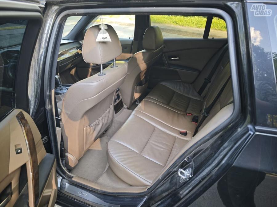 Melns BMW 530 2005 Visaginas, ar dzinēja tilpumu 3.00 L un nobraukumu 348 tūkst. km par 2500 €, foto 19 vietnē AUTOMOTO.COM.LV