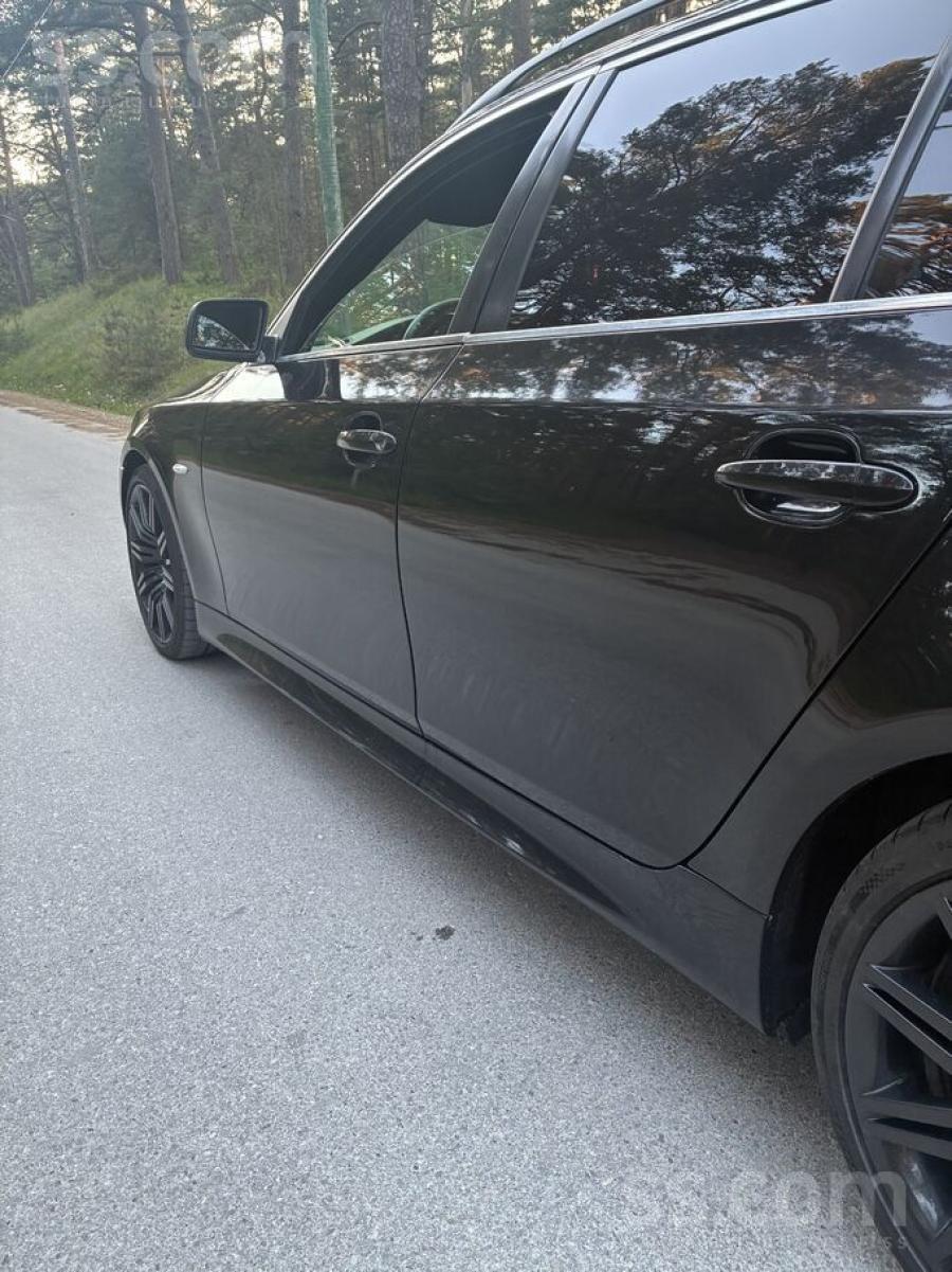 Melns BMW 530 2005 Liepāja, ar dzinēja tilpumu 3.00 L un nobraukumu 312 tūkst. km par 4750 €, foto 15 vietnē AUTOMOTO.COM.LV