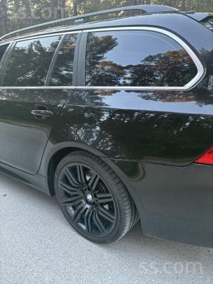 Melns BMW 530 2005 Liepāja, ar dzinēja tilpumu 3.00 L un nobraukumu 312 tūkst. km par 4750 €, foto 16 vietnē AUTOMOTO.COM.LV