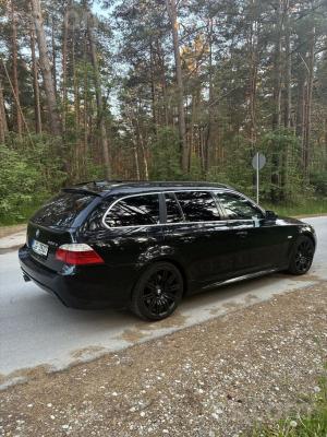 Melns BMW 530 2005 Liepāja, ar dzinēja tilpumu 3.00 L un nobraukumu 312 tūkst. km par 4750 €, foto 23 vietnē AUTOMOTO.COM.LV