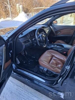 Black BMW 530 2005 in Jelgava, with an engine capacity of 3.00 L and mileage of 425 thousand km for 2500 €, photo 8 on AUTOMOTO.COM.LV