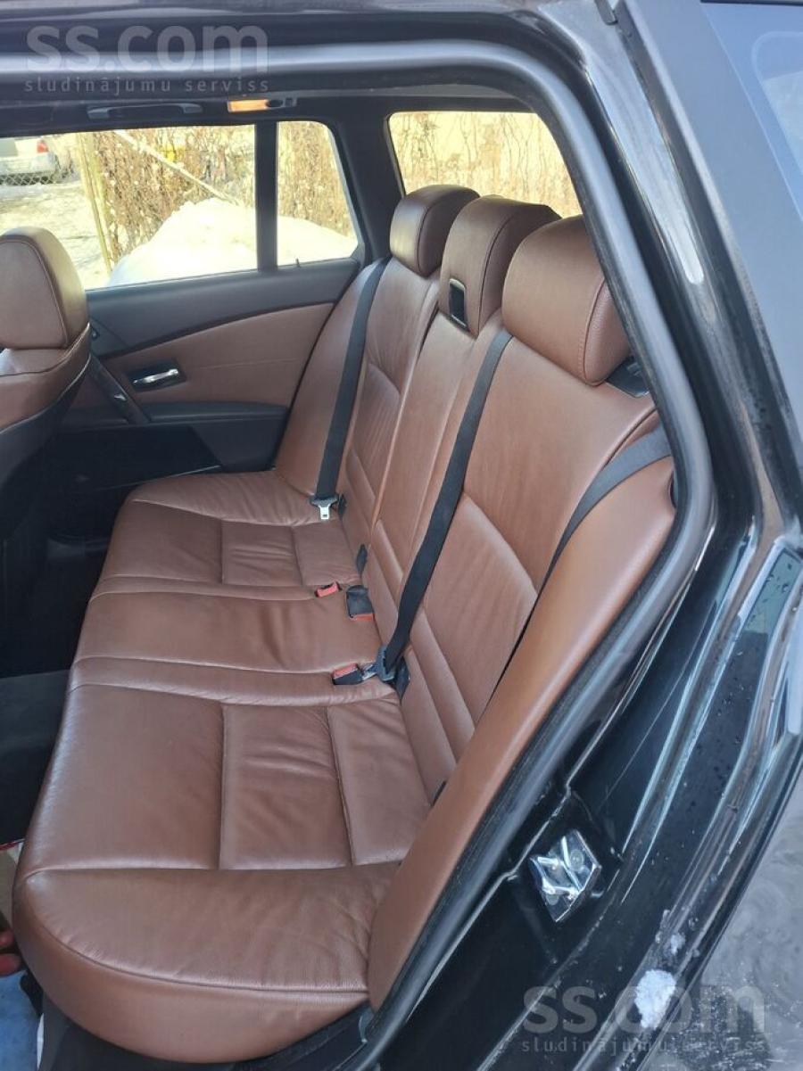 Black BMW 530 2005 in Jelgava, with an engine capacity of 3.00 L and mileage of 425 thousand km for 2500 €, photo 10 on AUTOMOTO.COM.LV