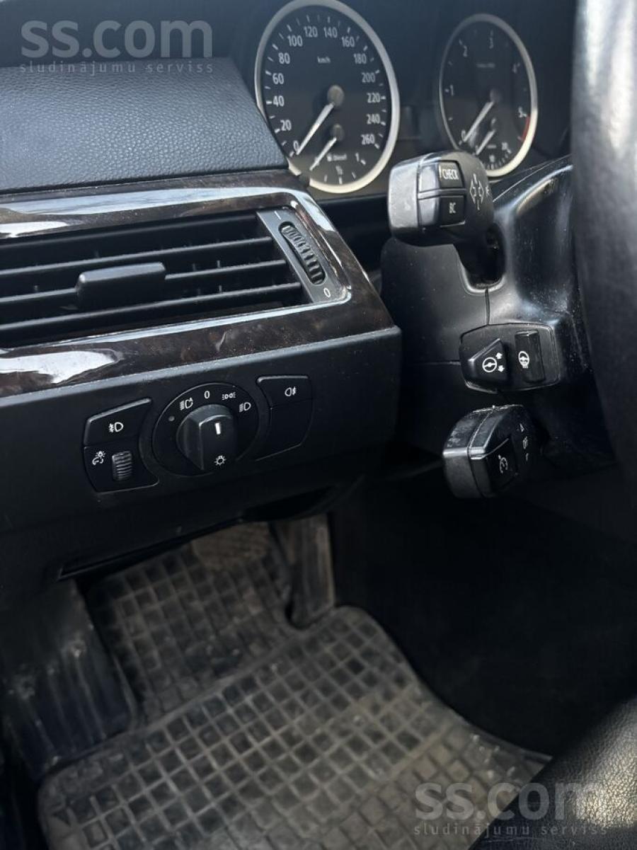 Black BMW 530 2005 in Riga, with an engine capacity of 3.00 L and mileage of 354 thousand km for 2690 €, photo 4 on AUTOMOTO.COM.LV