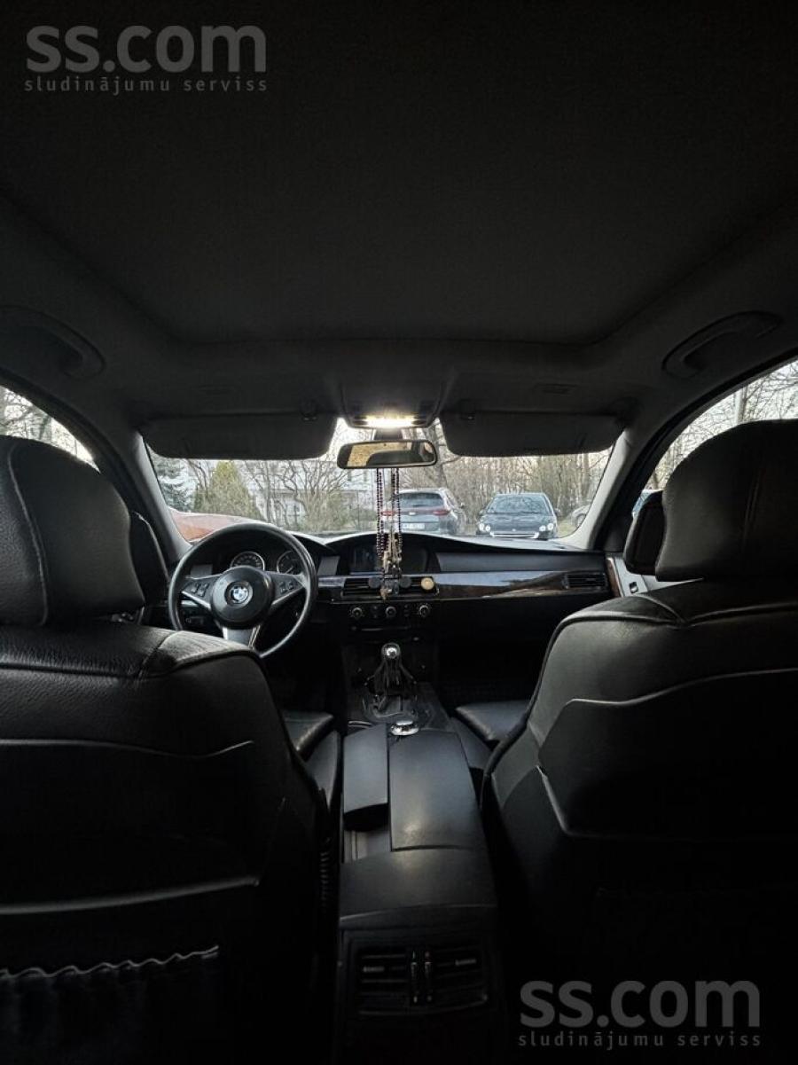 Black BMW 530 2005 in Riga, with an engine capacity of 3.00 L and mileage of 354 thousand km for 2690 €, photo 5 on AUTOMOTO.COM.LV