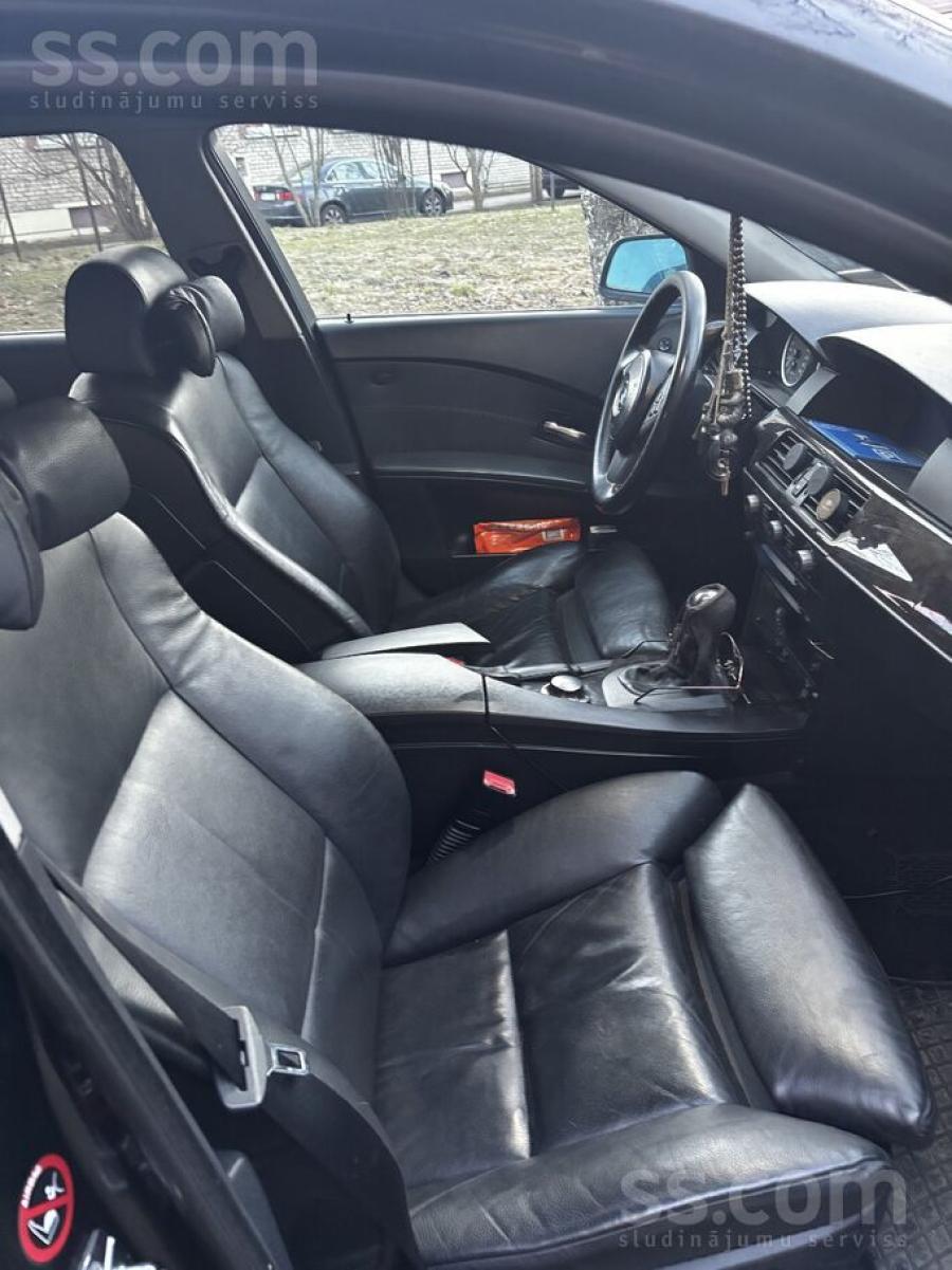 Black BMW 530 2005 in Riga, with an engine capacity of 3.00 L and mileage of 354 thousand km for 2690 €, photo 10 on AUTOMOTO.COM.LV