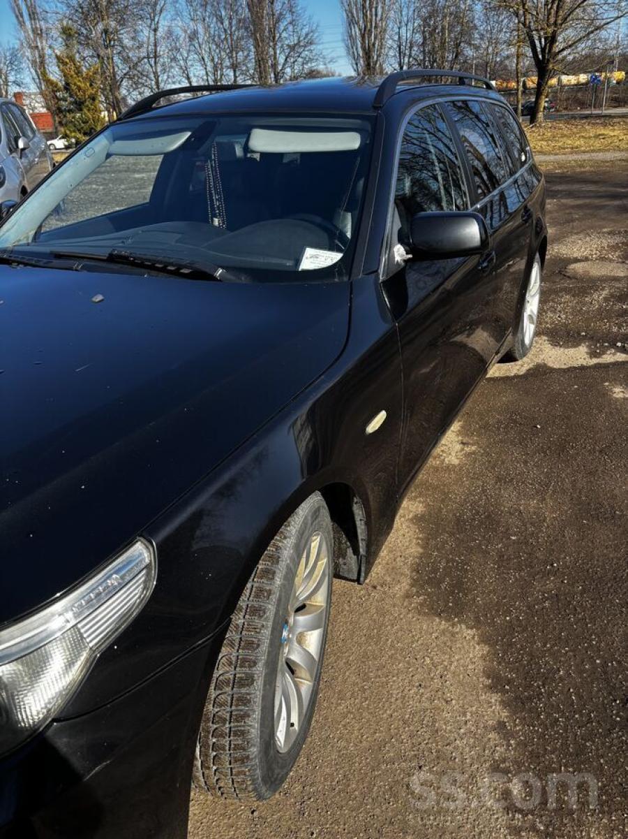 Black BMW 530 2005 in Riga, with an engine capacity of 3.00 L and mileage of 354 thousand km for 2690 €, photo 12 on AUTOMOTO.COM.LV