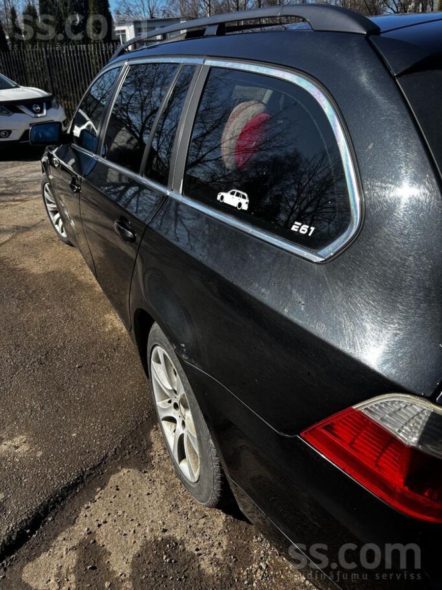 Black BMW 530 2005 in Riga, with an engine capacity of 3.00 L and mileage of 354 thousand km for 2690 €, photo 14 on AUTOMOTO.COM.LV