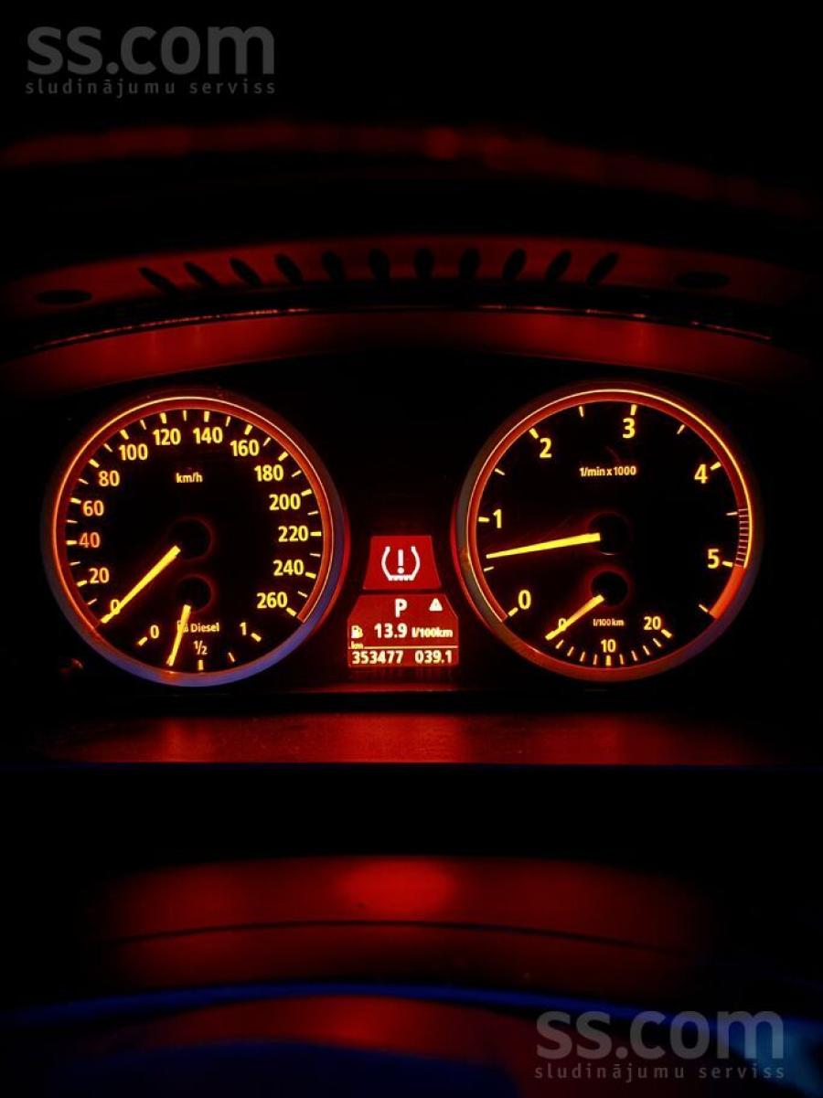 Black BMW 530 2005 in Riga, with an engine capacity of 3.00 L and mileage of 354 thousand km for 2690 €, photo 20 on AUTOMOTO.COM.LV