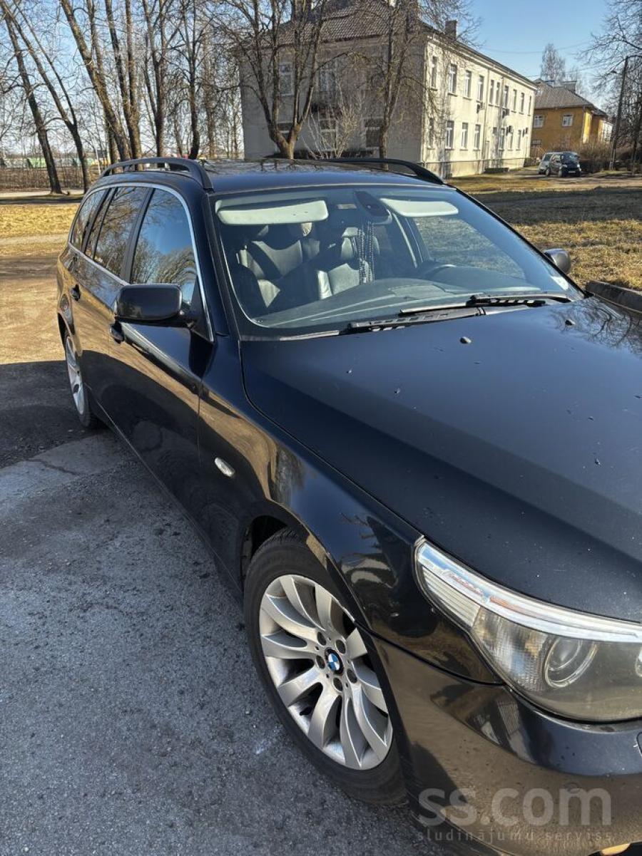 Black BMW 530 2005 in Riga, with an engine capacity of 3.00 L and mileage of 354 thousand km for 2690 €, photo 21 on AUTOMOTO.COM.LV