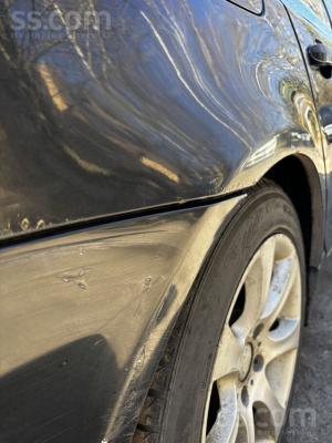 Black BMW 530 2005 in Riga, with an engine capacity of 3.00 L and mileage of 354 thousand km for 2690 €, photo 26 on AUTOMOTO.COM.LV