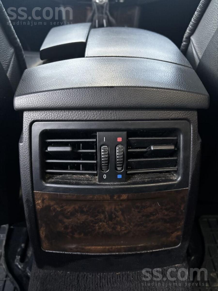 Black BMW 530 2005 in Riga, with an engine capacity of 3.00 L and mileage of 354 thousand km for 2690 €, photo 35 on AUTOMOTO.COM.LV