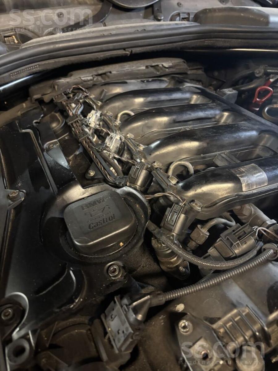 Black BMW 530 2005 in Riga, with an engine capacity of 3.00 L and mileage of 355 thousand km for 2890 €, photo 11 on AUTOMOTO.COM.LV