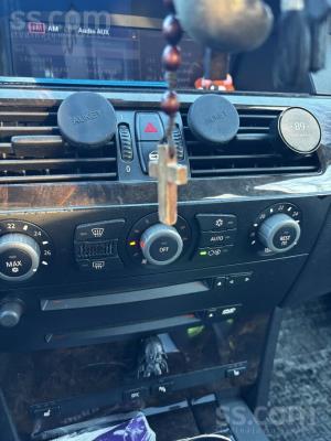 Black BMW 530 2005 in Riga, with an engine capacity of 3.00 L and mileage of 355 thousand km for 2890 €, photo 30 on AUTOMOTO.COM.LV