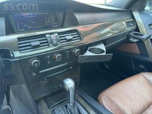 Black BMW 530 2005 in Bauska, with an engine capacity of 3.00 L and mileage of 427 thousand km for 3300 €, photo 30 on AUTOMOTO.COM.LV