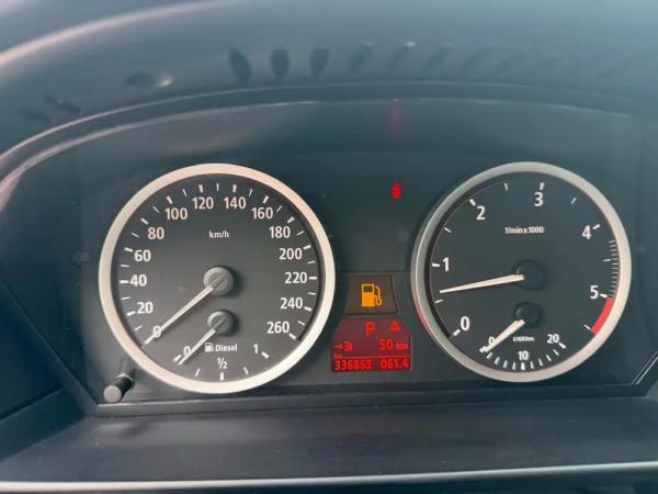 Черный БМВ 530 2005 в Рига, объемом двигателя 3.00 л и пробегом 336 тыс. км за 3800 €, фото 10 на AUTOMOTO.COM.LV
