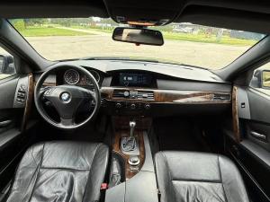 Black BMW 530 2005 in Riga, with an engine capacity of 3.00 L and mileage of 336 thousand km for 3800 €, photo 12 on AUTOMOTO.COM.LV