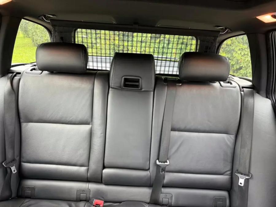 Black BMW 530 2005 in Riga, with an engine capacity of 3.00 L and mileage of 336 thousand km for 3800 €, photo 13 on AUTOMOTO.COM.LV
