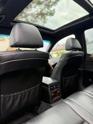 Black BMW 530 2005 in Riga, with an engine capacity of 3.00 L and mileage of 336 thousand km for 3800 €, photo 14 on AUTOMOTO.COM.LV
