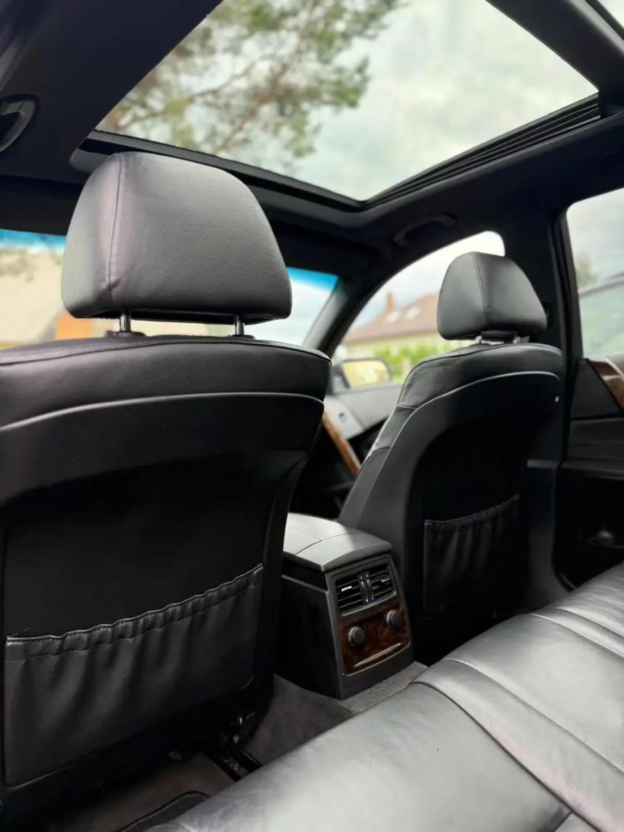 Black BMW 530 2005 in Riga, with an engine capacity of 3.00 L and mileage of 336 thousand km for 3800 €, photo 14 on AUTOMOTO.COM.LV