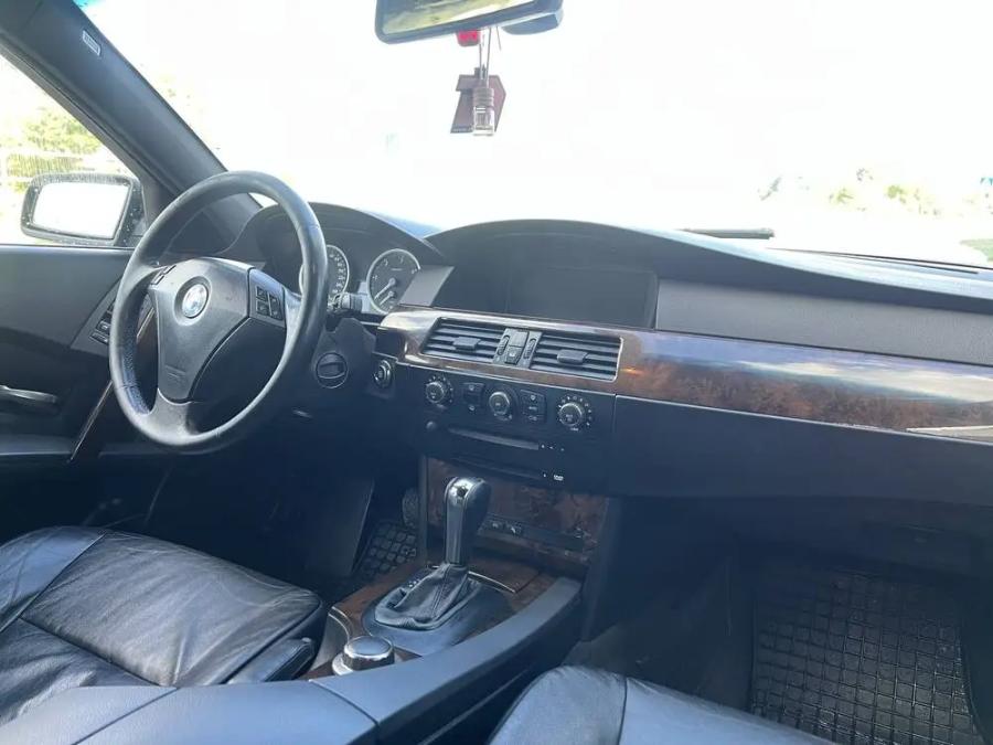 Melns BMW 530 2005 Rēzekne, ar dzinēja tilpumu 3.00 L un nobraukumu 348 tūkst. km par 3990 €, foto 12 vietnē AUTOMOTO.COM.LV