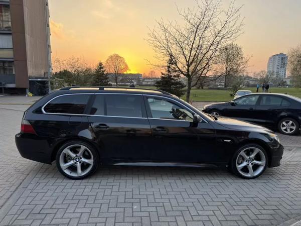 Black BMW 530 2005 in Riga, with an engine capacity of 3.00 L and mileage of 409 thousand km for 3790 €, photo 2 on AUTOMOTO.COM.LV