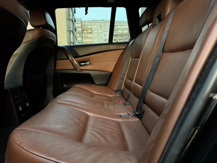 Black BMW 530 2005 in Riga, with an engine capacity of 3.00 L and mileage of 409 thousand km for 3790 €, photo 11 on AUTOMOTO.COM.LV