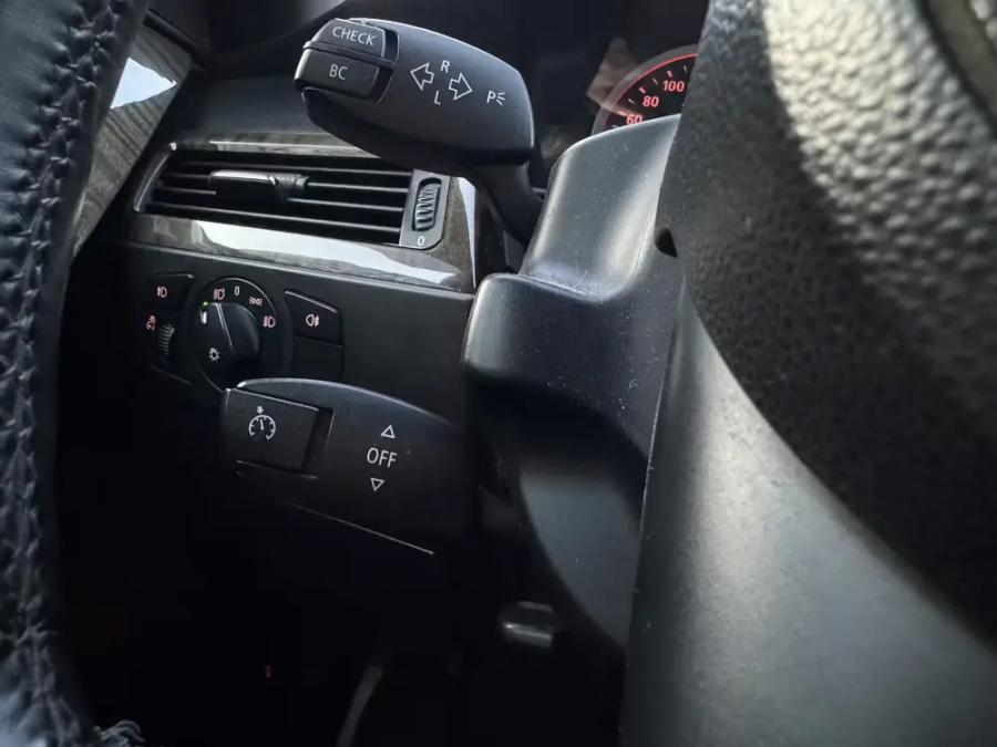 Black BMW 530 2005 in Riga, with an engine capacity of 3.00 L and mileage of 409 thousand km for 3790 €, photo 20 on AUTOMOTO.COM.LV