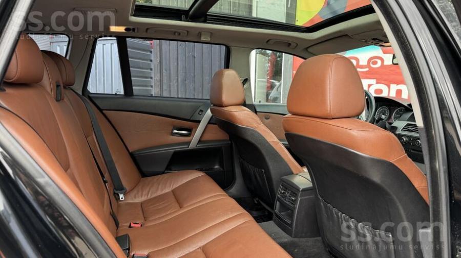 Black BMW 530 2005 in Riga, with an engine capacity of 3.00 L and mileage of 388 thousand km for 1990 €, photo 10 on AUTOMOTO.COM.LV