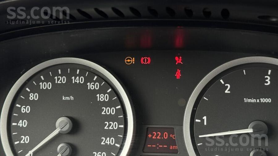 Black BMW 530 2005 in Riga, with an engine capacity of 3.00 L and mileage of 388 thousand km for 1990 €, photo 17 on AUTOMOTO.COM.LV