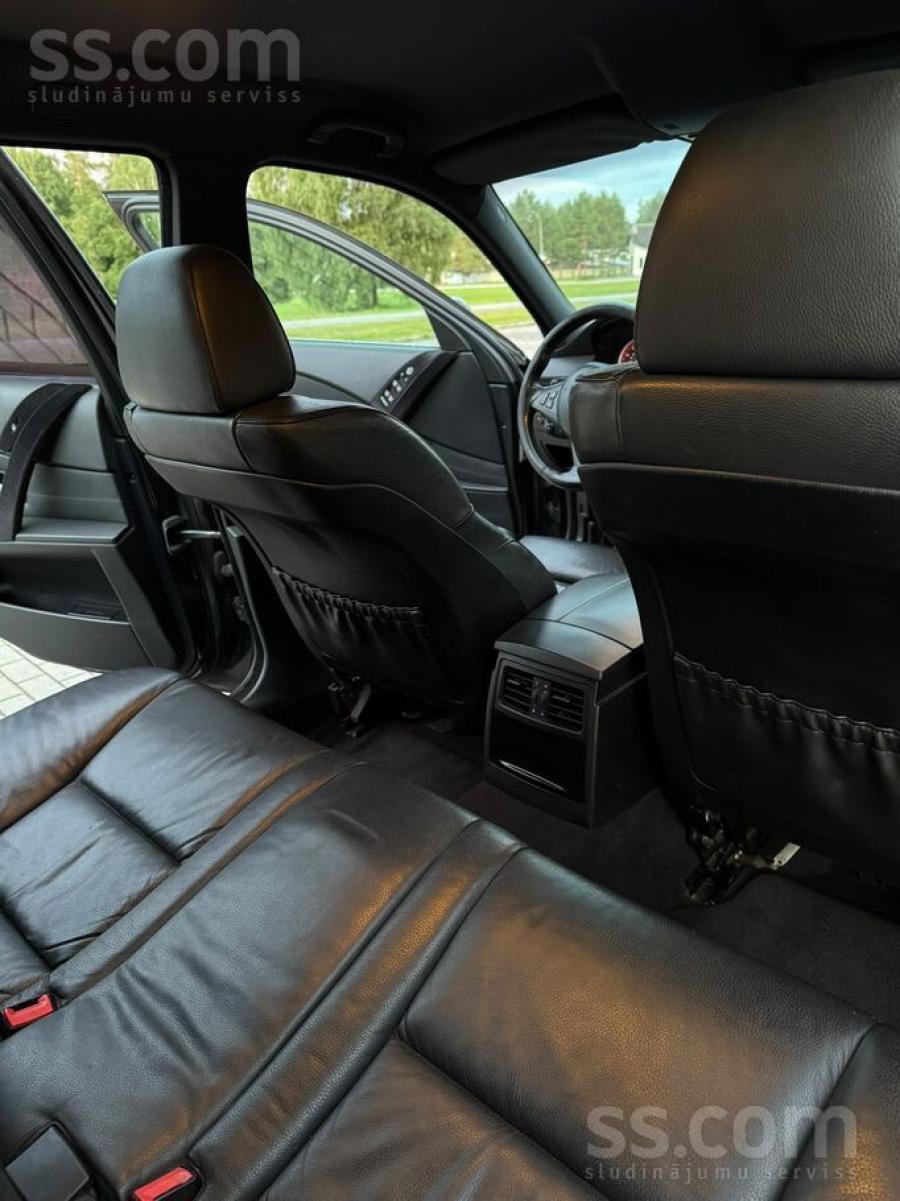 Black BMW 530 2005 in Jelgava, with an engine capacity of 3.00 L and mileage of 300 thousand km for 4900 €, photo 7 on AUTOMOTO.COM.LV