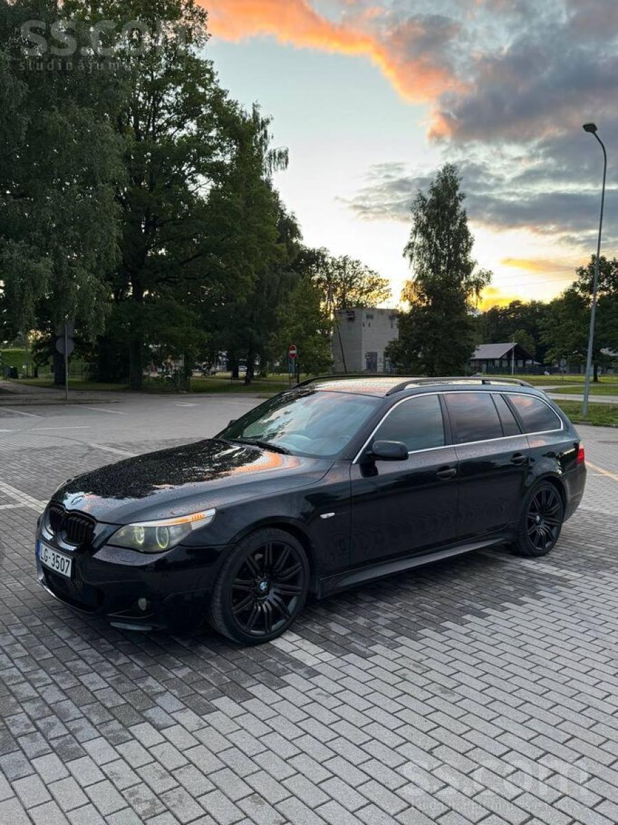 Black BMW 530 2005 in Jelgava, with an engine capacity of 3.00 L and mileage of 300 thousand km for 4500 €, photo 3 on AUTOMOTO.COM.LV