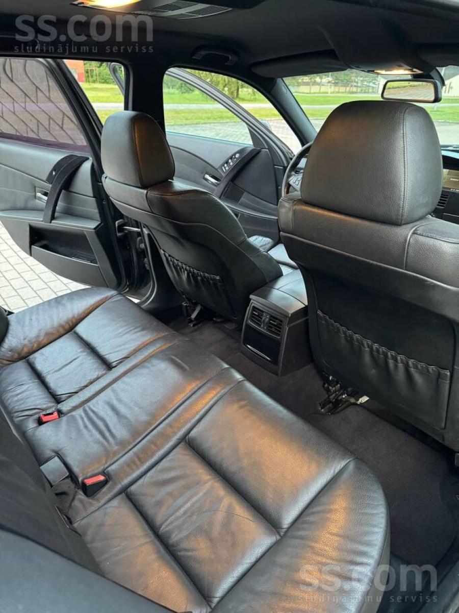 Black BMW 530 2005 in Jelgava, with an engine capacity of 3.00 L and mileage of 300 thousand km for 4500 €, photo 8 on AUTOMOTO.COM.LV