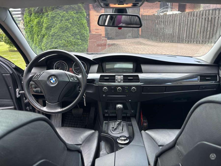 Black BMW 530 2005 in Vilnius, with an engine capacity of 2.50 L and mileage of 338 thousand km for 3200 €, photo 14 on AUTOMOTO.COM.LV