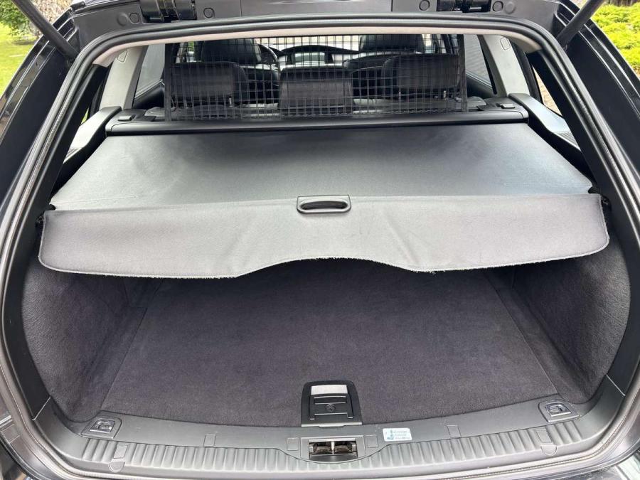 Black BMW 530 2005 in Vilnius, with an engine capacity of 2.50 L and mileage of 338 thousand km for 3200 €, photo 19 on AUTOMOTO.COM.LV