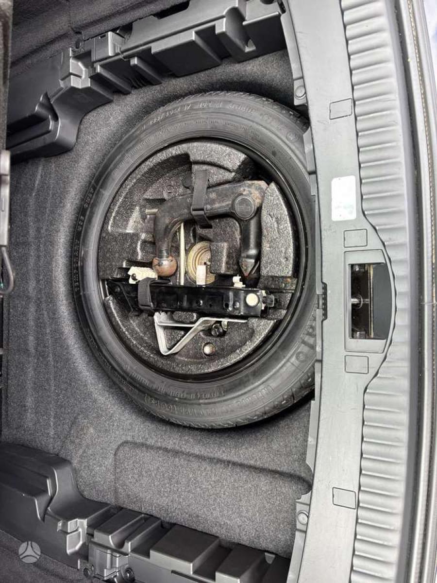 Black BMW 530 2005 in Vilnius, with an engine capacity of 2.50 L and mileage of 338 thousand km for 3200 €, photo 22 on AUTOMOTO.COM.LV
