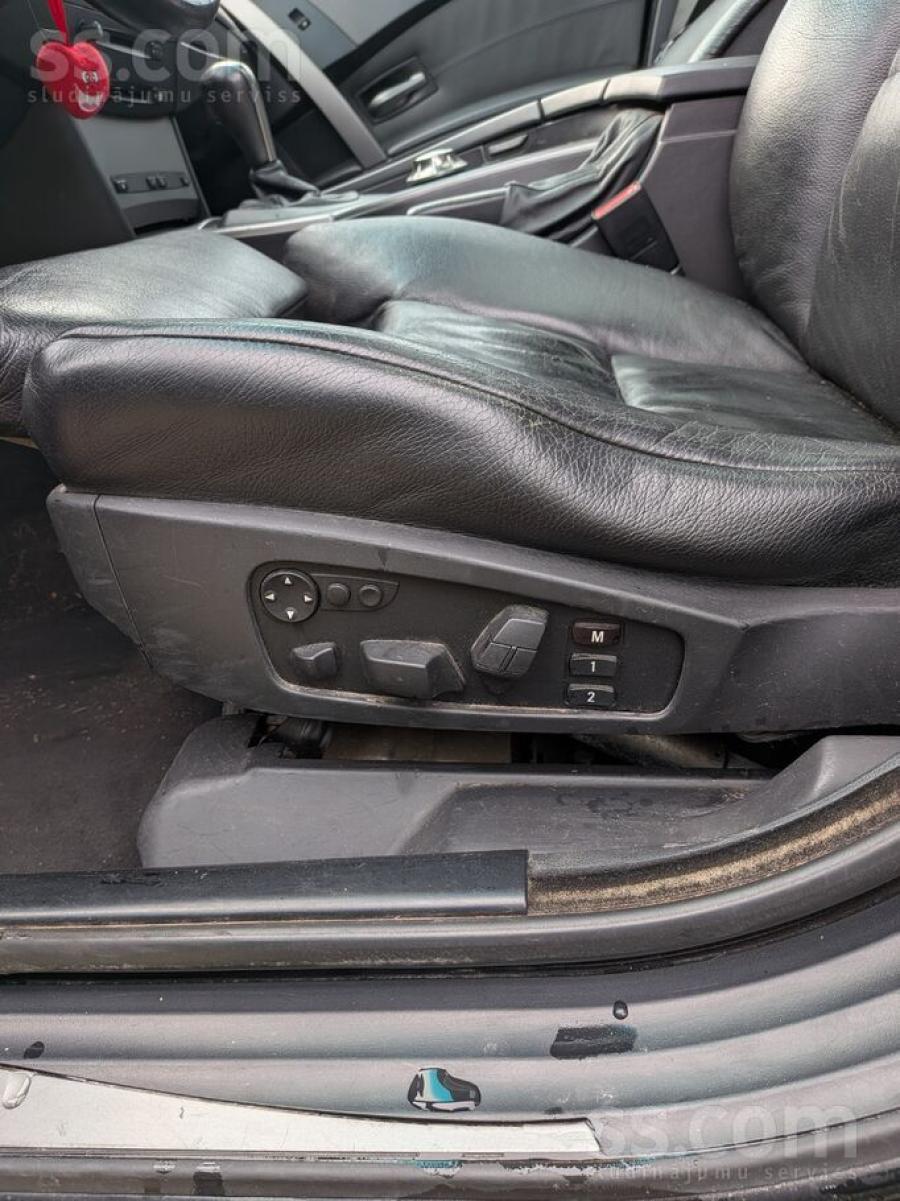 Melns BMW 530 2005 Bauska, ar dzinēja tilpumu 3.00 L un nobraukumu 430 tūkst. km par 2499 €, foto 12 vietnē AUTOMOTO.COM.LV