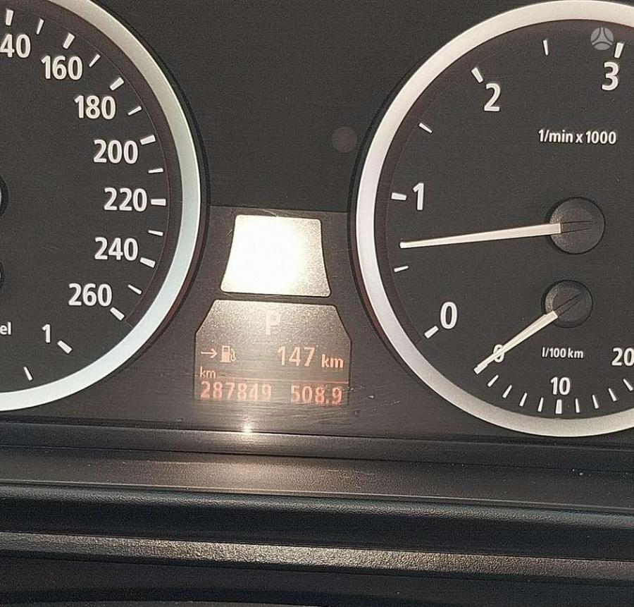 Melns BMW 530 2005 Anykščiai, ar dzinēja tilpumu 2.99 L un nobraukumu 288 tūkst. km par 2700 €, foto 10 vietnē AUTOMOTO.COM.LV