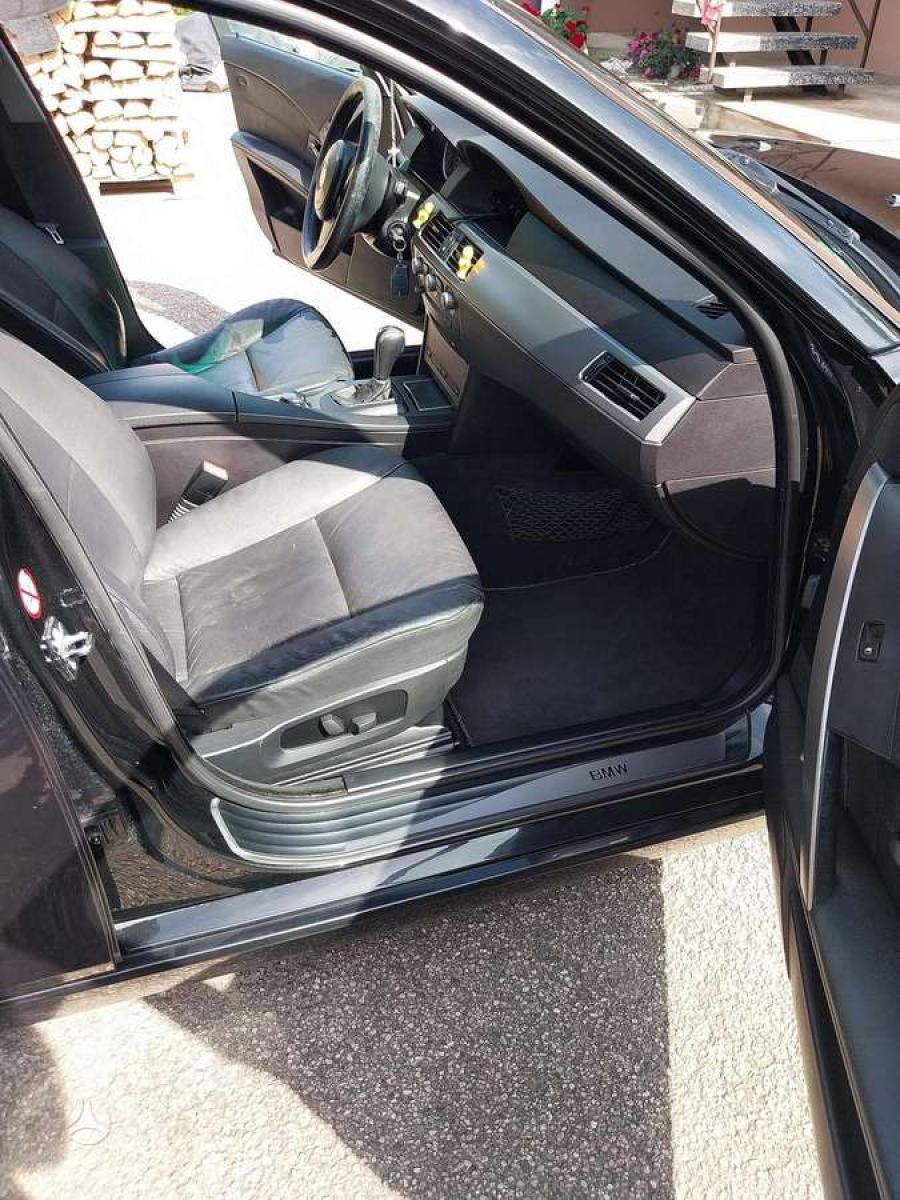 Melns BMW 530 2005 Anykščiai, ar dzinēja tilpumu 2.99 L un nobraukumu 288 tūkst. km par 2700 €, foto 14 vietnē AUTOMOTO.COM.LV