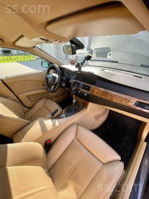 Black BMW 530 2005 in Jelgava, with an engine capacity of 3.00 L and mileage of 394 thousand km for 3900 €, photo 10 on AUTOMOTO.COM.LV