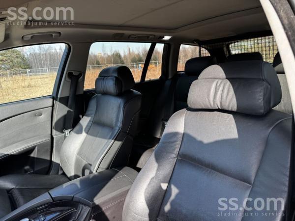 Black BMW 530 2005 in Riga, with an engine capacity of 3.00 L and mileage of 361 thousand km for 3500 €, photo 8 on AUTOMOTO.COM.LV