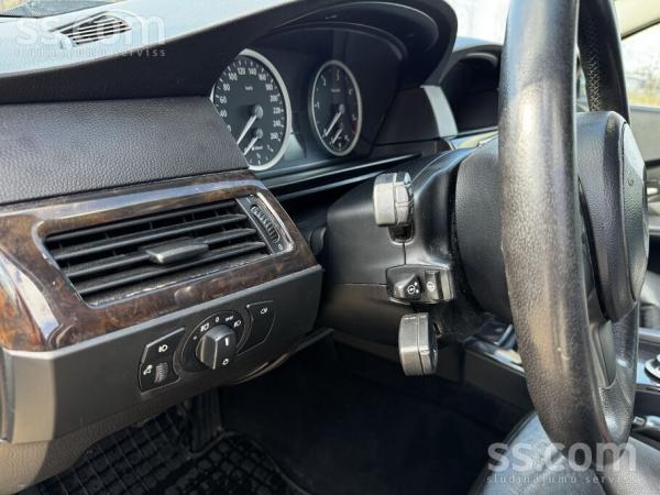 Black BMW 530 2005 in Riga, with an engine capacity of 3.00 L and mileage of 361 thousand km for 3500 €, photo 9 on AUTOMOTO.COM.LV